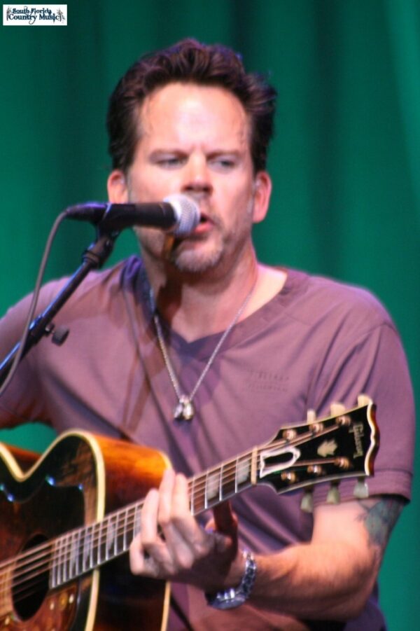 Video: “Pieces” by Gary Allan | Hometown Country Music
