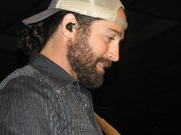 Video: Josh Thompson Sings With “Turn It Up” Contest Winner | Hometown ...