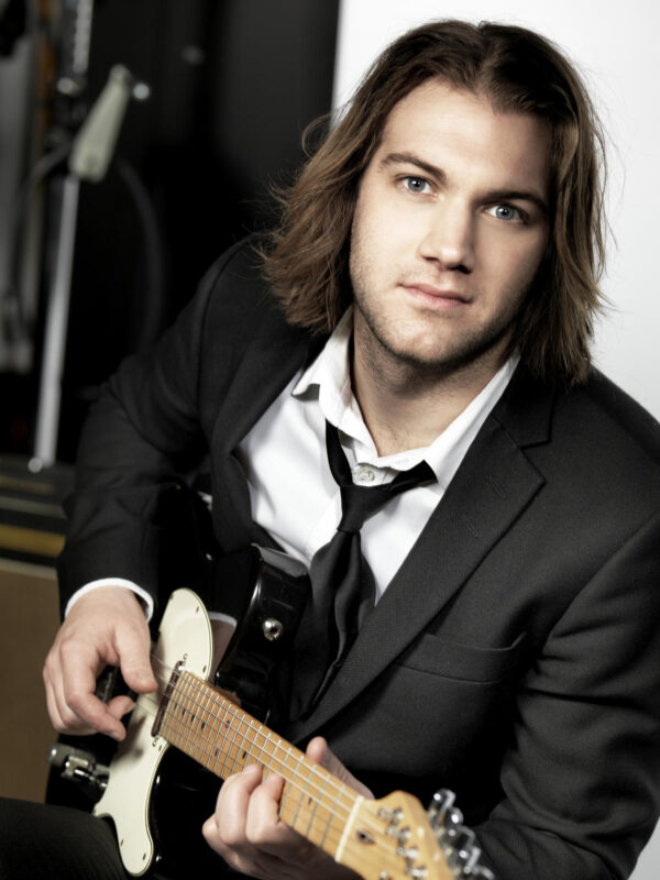 Music Video: “Mia” by Simon Andersson | Hometown Country Music