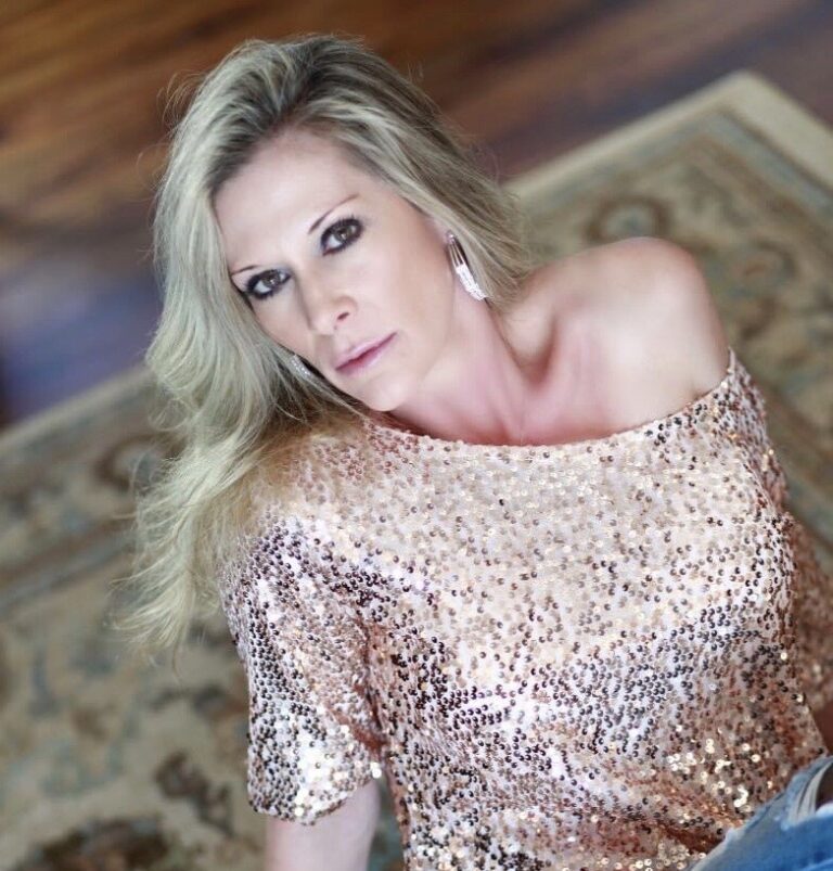 Interview with Debra D’Lane | Hometown Country Music